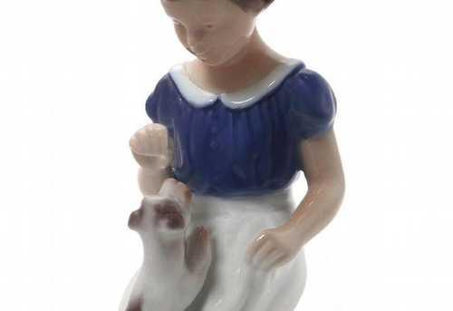 Фарфоровая фигура Девочка со щенком. Bing & Gronda