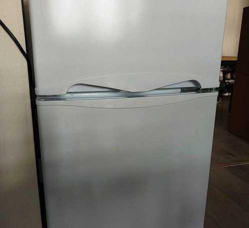 Холодильник Comfee RCT124WH1R, двухкамерный, белый