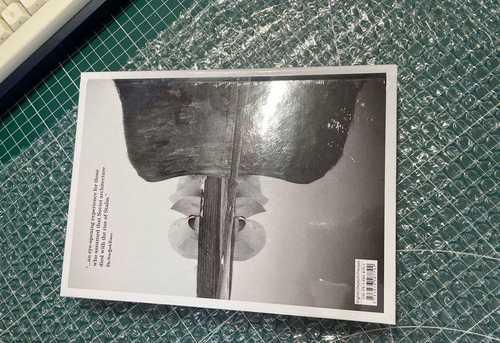 Книга Cosmic Communist Constructions Photographed