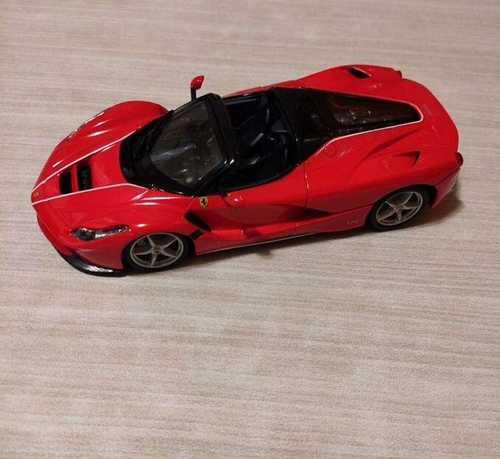Коллекционная машинка LA Ferrari 1/24 Bburago