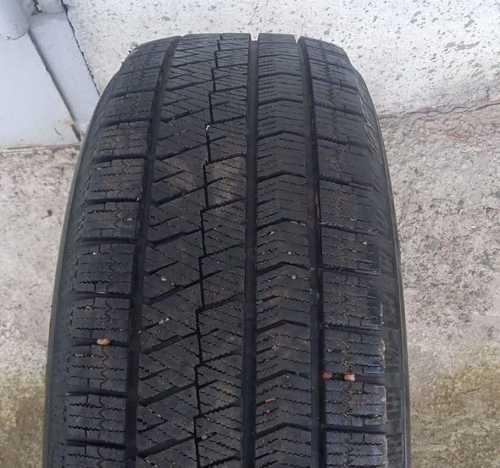 Bridgestone Blizzak VRX2 215/60 R17 96Q