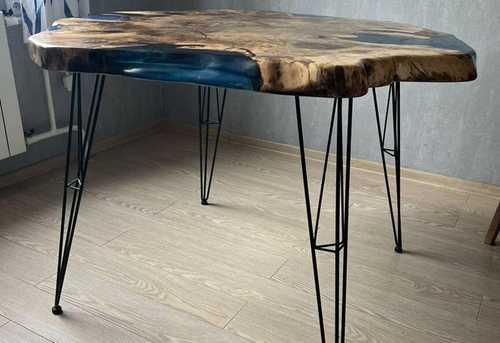 Кухонный стол из массива дерева слэб ореха