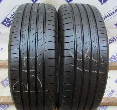 Goodyear EfficientGrip Performance 215/55 R18 99G