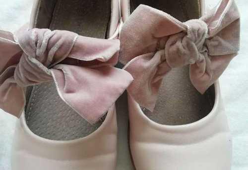 Туфли нарядные или на сменку розовые 30р