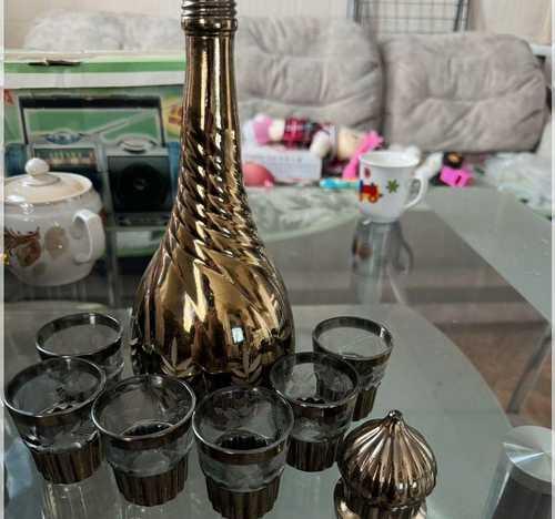 Продам графин и шесть рюмок