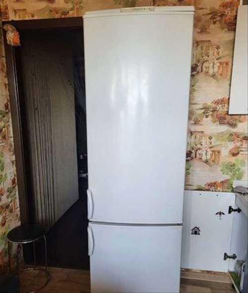 Холодильник бирюса бу,228с-3,всё работает