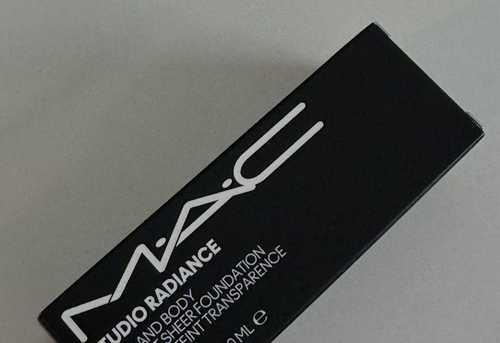 Новая va тональная MAC studio radiance face & body