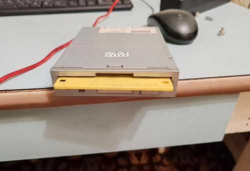 Floppy дисковод
