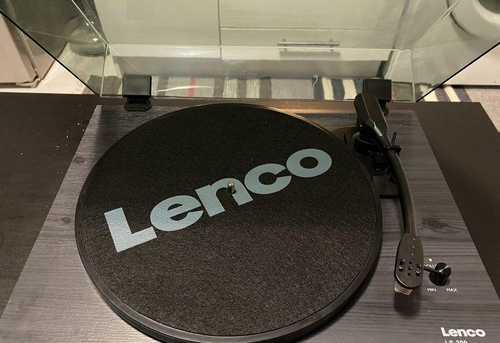 Виниловый проигрыватель Lenco LS-300