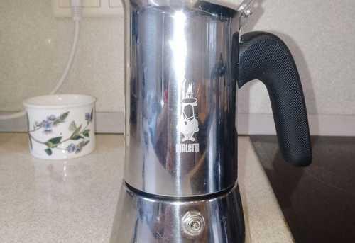 Гейзерная кофеварка Bialetti New Venus