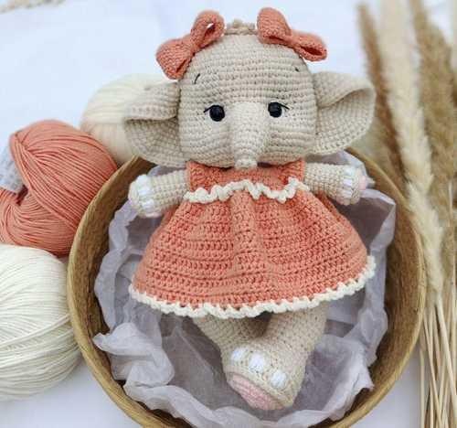 Вязаная игрушка слон