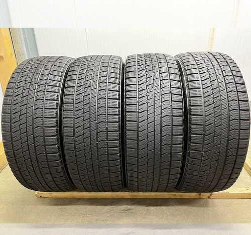 Bridgestone Blizzak VRX2 245/45 R19 98Q