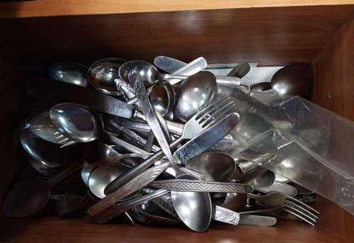 Ложки,вилки,ножи и кухонные принадлежности