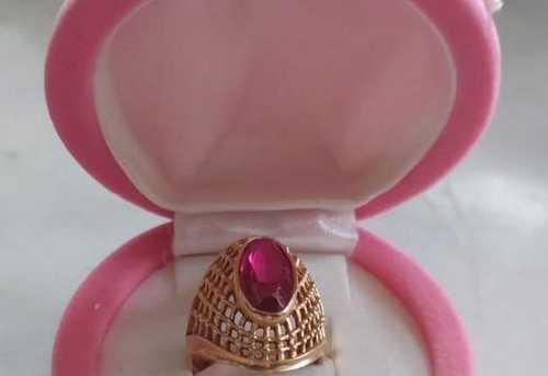 Перстень золотой женский с рубином