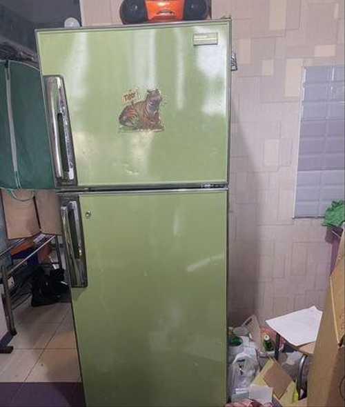 Холодильник двухкамерный National