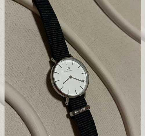 Часы daniel wellington 28 мм