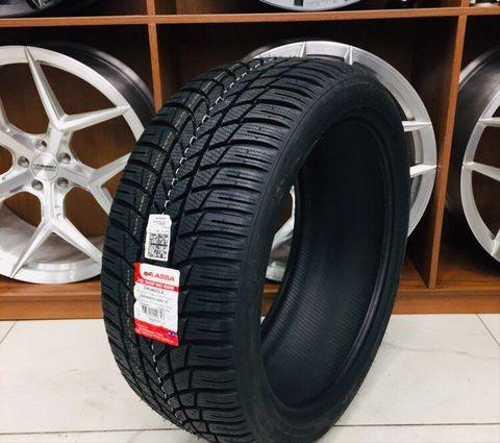 Lassa Snoways 4 255/40 R19