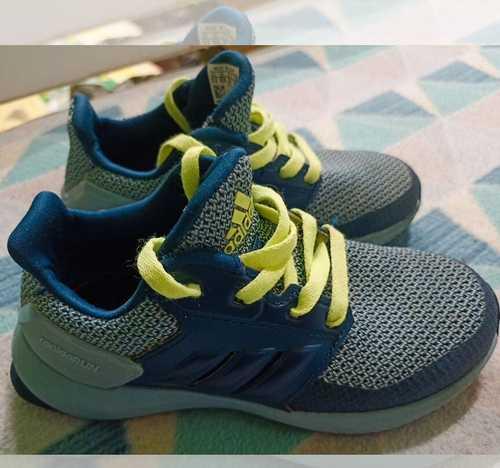 Кроссовки adidas р. 28