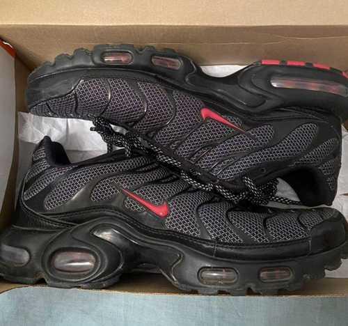 Nike air max plus tn metal mesh black red