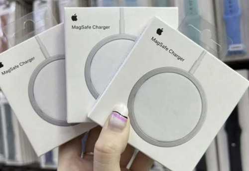 Беспроводная зарядка на iPhone MagSafe Charger 15W