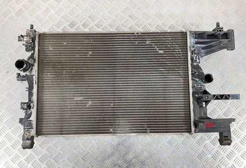 Радиатор охлаждения двигателя Opel Astra J A16XER