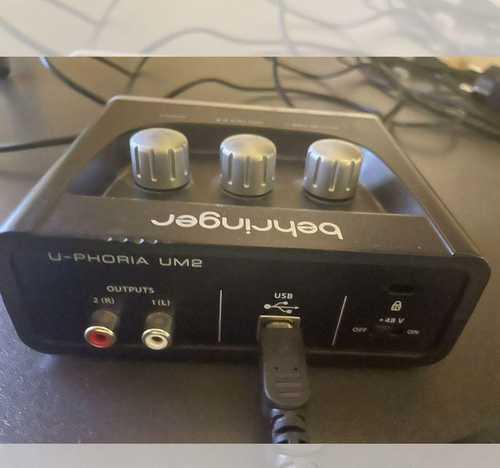 Звуковая карта behringer u-phoria um2