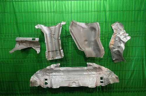 Тепловой экран Bmw X6 E71 N55B30 2011