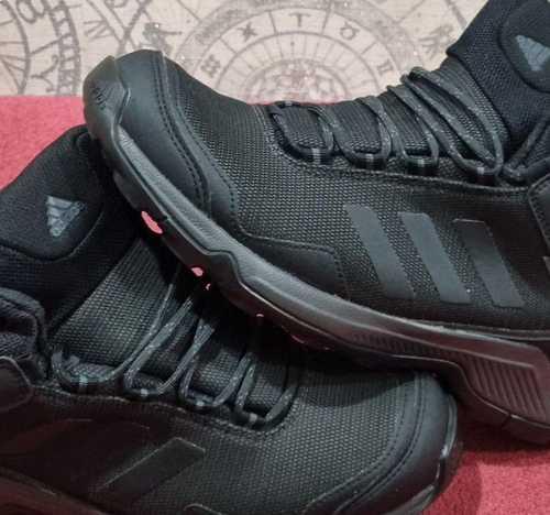 Треккинговые кроссовки Adidas terrex eastail mid