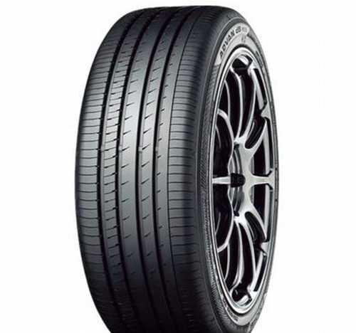 Yokohama Advan dB v553 215/45 R18 93W