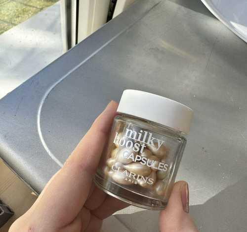 Clarins milky boost 01