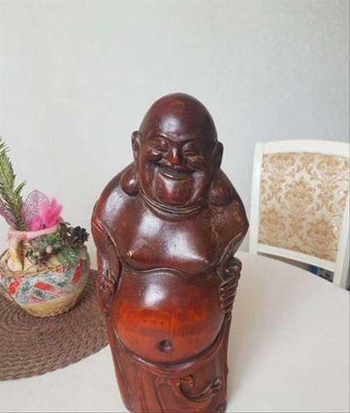 Статуэтка будды из бамбука