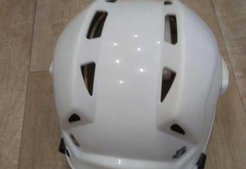 Шлемы хоккейные