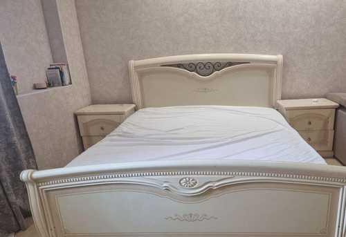 Кровать двухспальная с матрасом 160 200