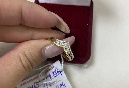 Золотое кольцо 750 пробы с бриллиантом