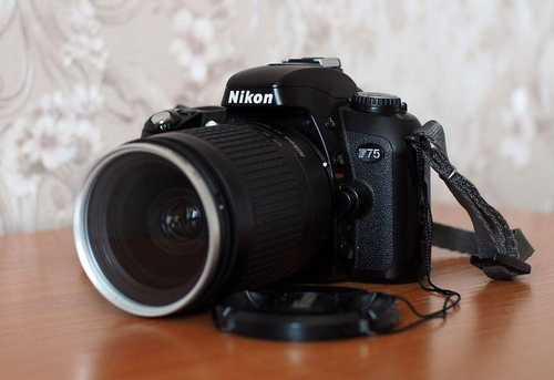 Фотоаппарат пленочный Nikon F75 с объективом