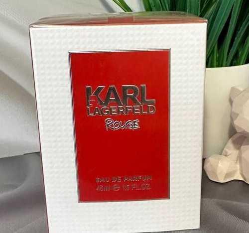 Karl Lagerfeld rouge eau de Parfum