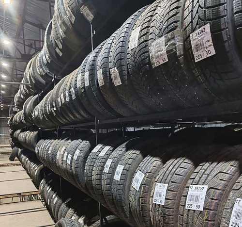 Kormoran Snow 205/60 R16 96L