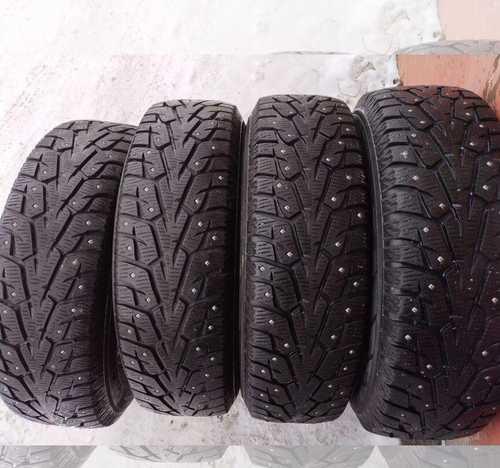 Yokohama Ice Guard Stud IG55 215/70 R16