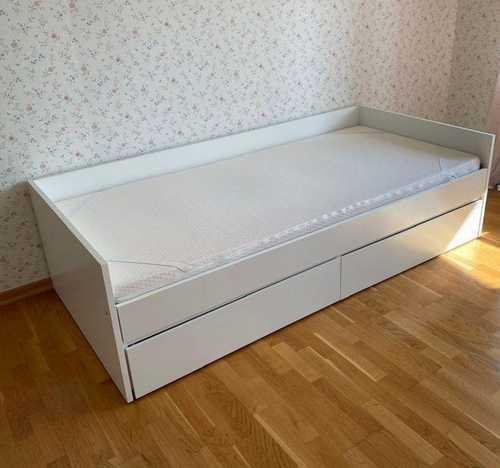 Кровать IKEA brimnes