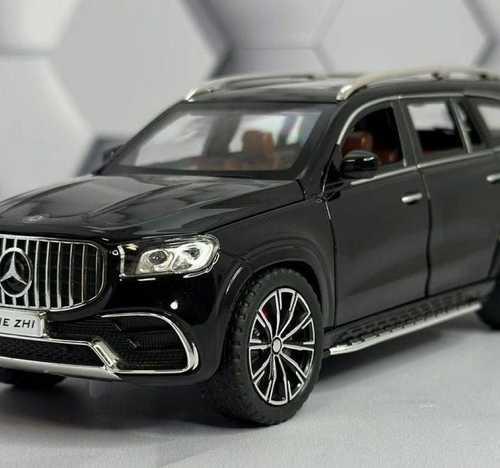 Модель машины Mercedes-Benz GLS63 чёрная 1:24