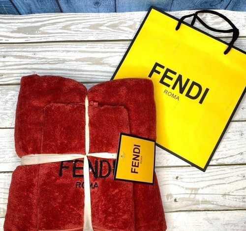 Набор из двух полотенец Fendi в фирменной упаковке