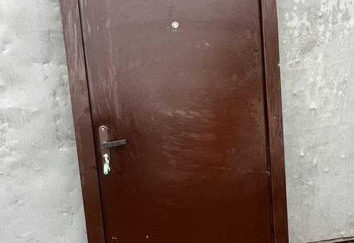 Металлическая входная дверь в проем 100х200
