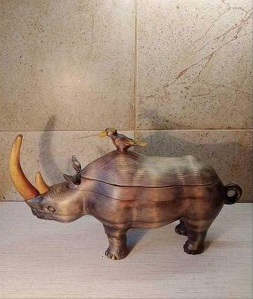 Шкатулка для драгоценностей -носорог