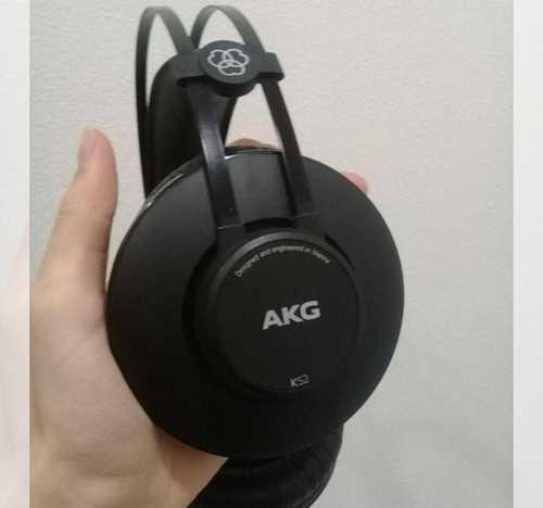 Студийные наушники AKG K52