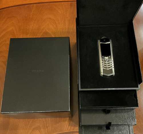 Vertu Signature S Design Stainless Steel, 4 ГБ