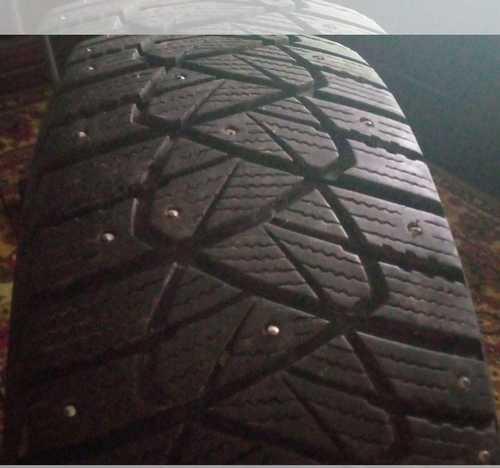 Goodyear Ultragrip 600 215/65 R16 98M