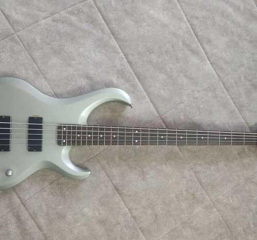 Бас гитара ibanez BTB 205