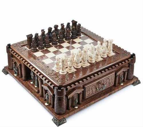Шахматы резные в ларце " Замок Барсьенсе ", Haruty