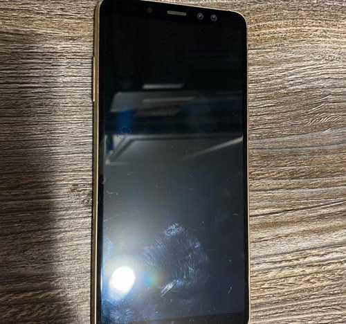 Samsung Galaxy A8 (2018), 4/32 ГБ