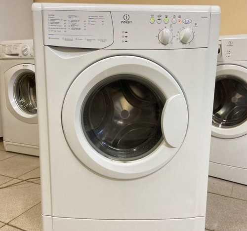 Узкая стиральная машина Indesit (33 см)